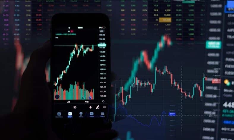 Currency Trading Explained: How to Short Forex for Profit | PIP Penguin