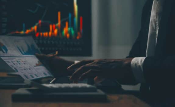 Understanding What Is Point of Control in Trading - PIP Penguin